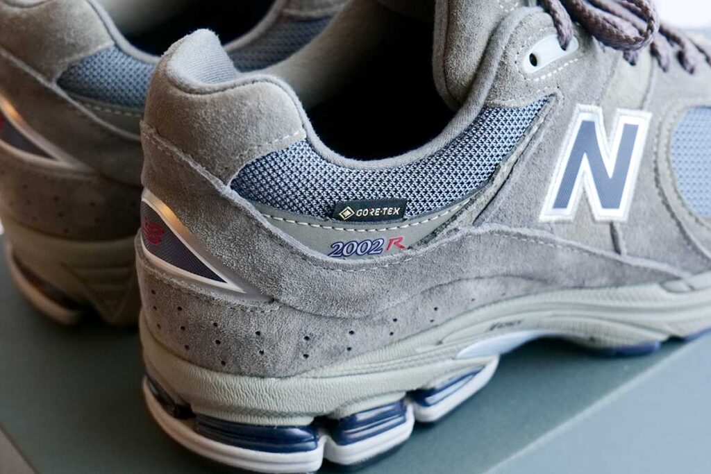 ニューバランス「M2002R GTX C」はゴアテックス搭載で履きやすさ抜群の1足